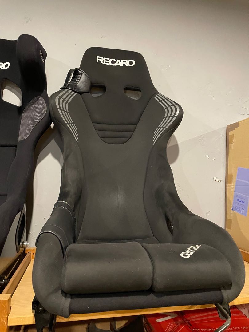 Recaro RS-Gs bucket seat with GC8/GF8 mounting frame, 汽車配件, 改裝、內外零件 ...