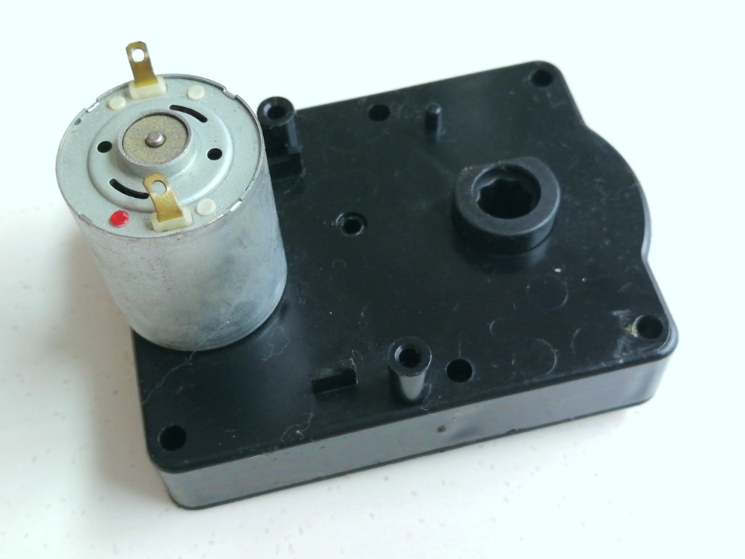 3 for $10. 12V 24V DC Gear Motors Bi-directional 5 rpm, 10 rpm, 20 rpm ...