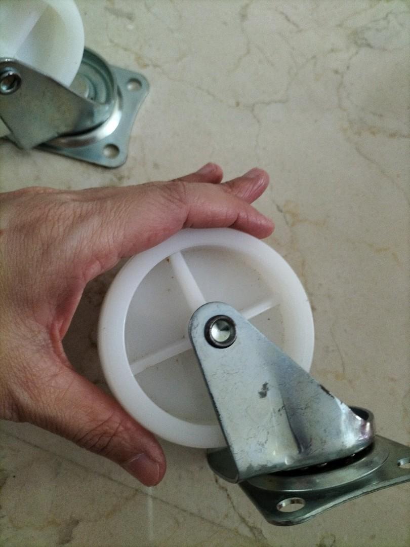 5 Rollers with locks, Furniture & Home Living, Furniture, Chairs on Carousell