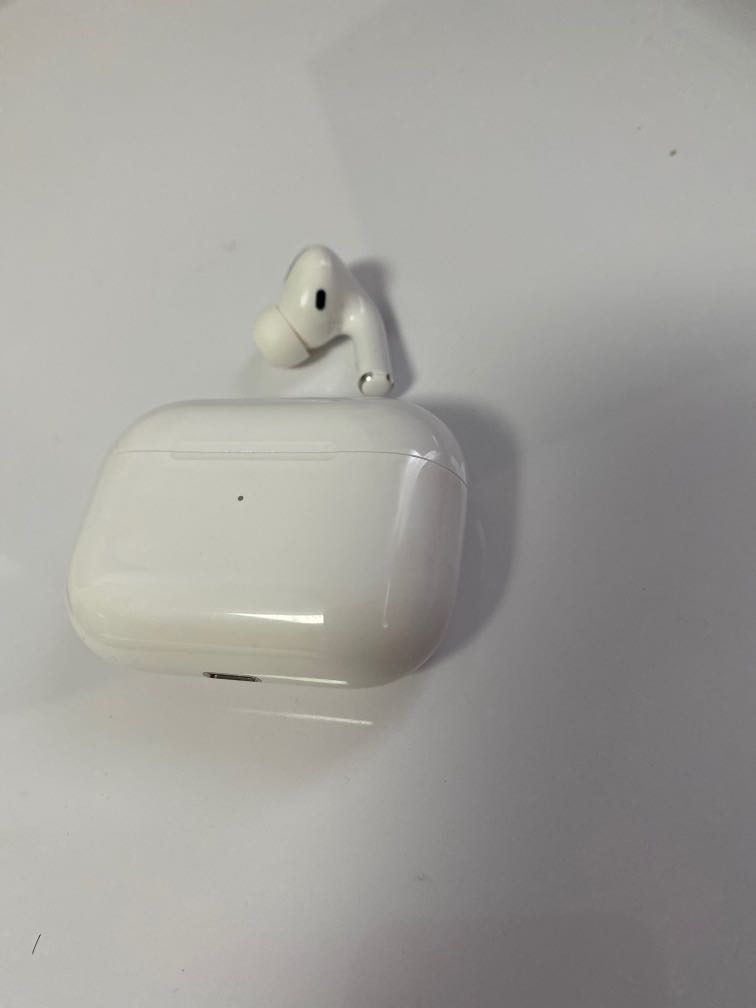 Airpod Pro Casing + Right Pod, Audio, Earphones on Carousell