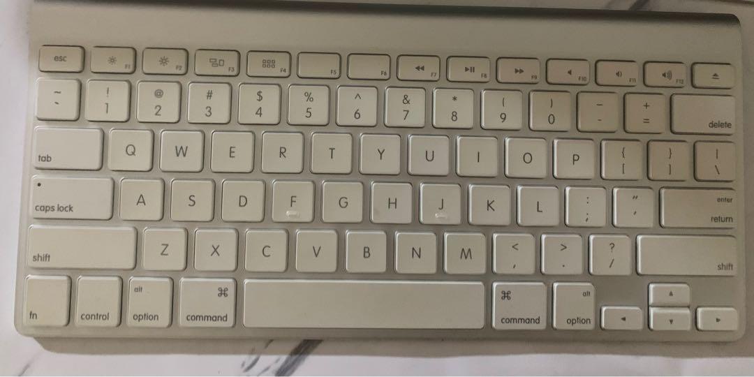 Apple wireless keyboard gen 1, Computers & Tech, Parts & Accessories ...