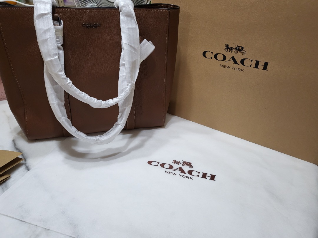 Authentic Coach large tote, Luxury, Bags & Wallets on Carousell
