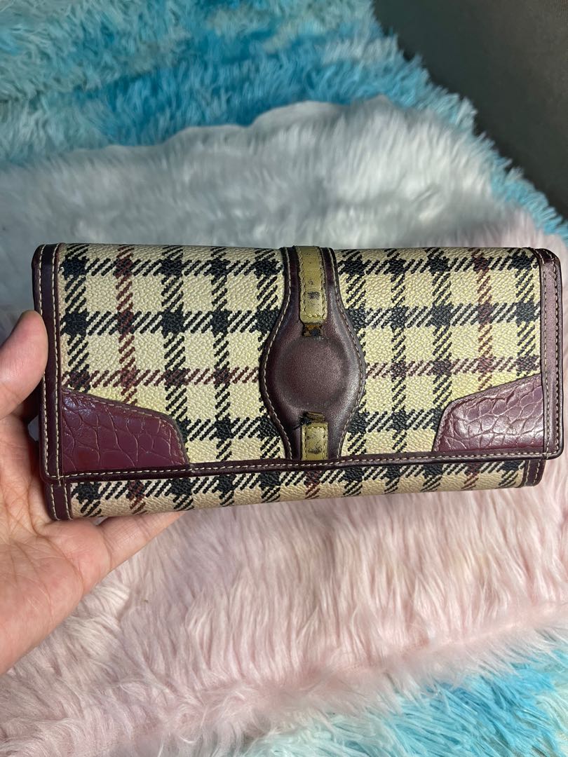 Daks long wallet, Women's Fashion, Bags & Wallets, Wallets & Card ...