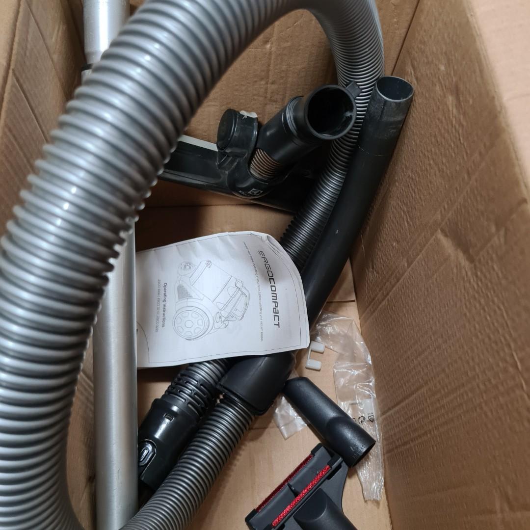 Electrolux Vacuum Cleaner ZSCO 3210, TV & Home Appliances, Vacuum ...