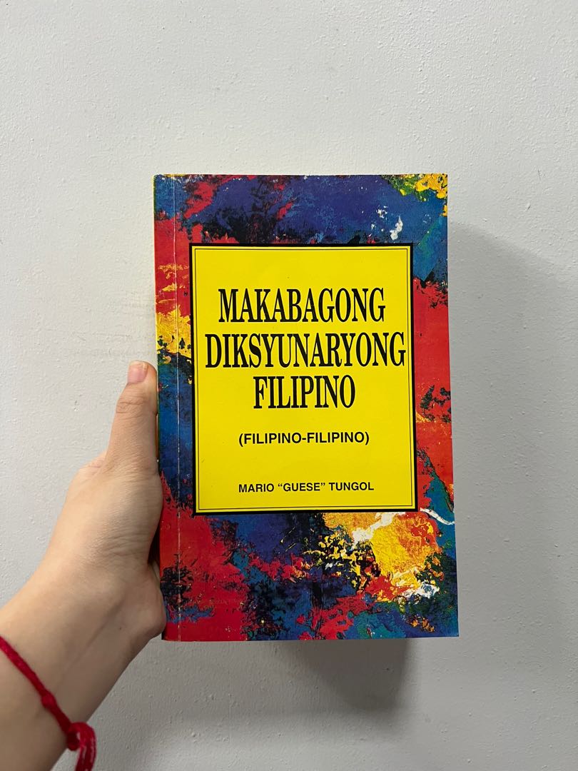 Makabagong Diksyunaryong Filipino Filipino-Filipino by Mario "Guese ...