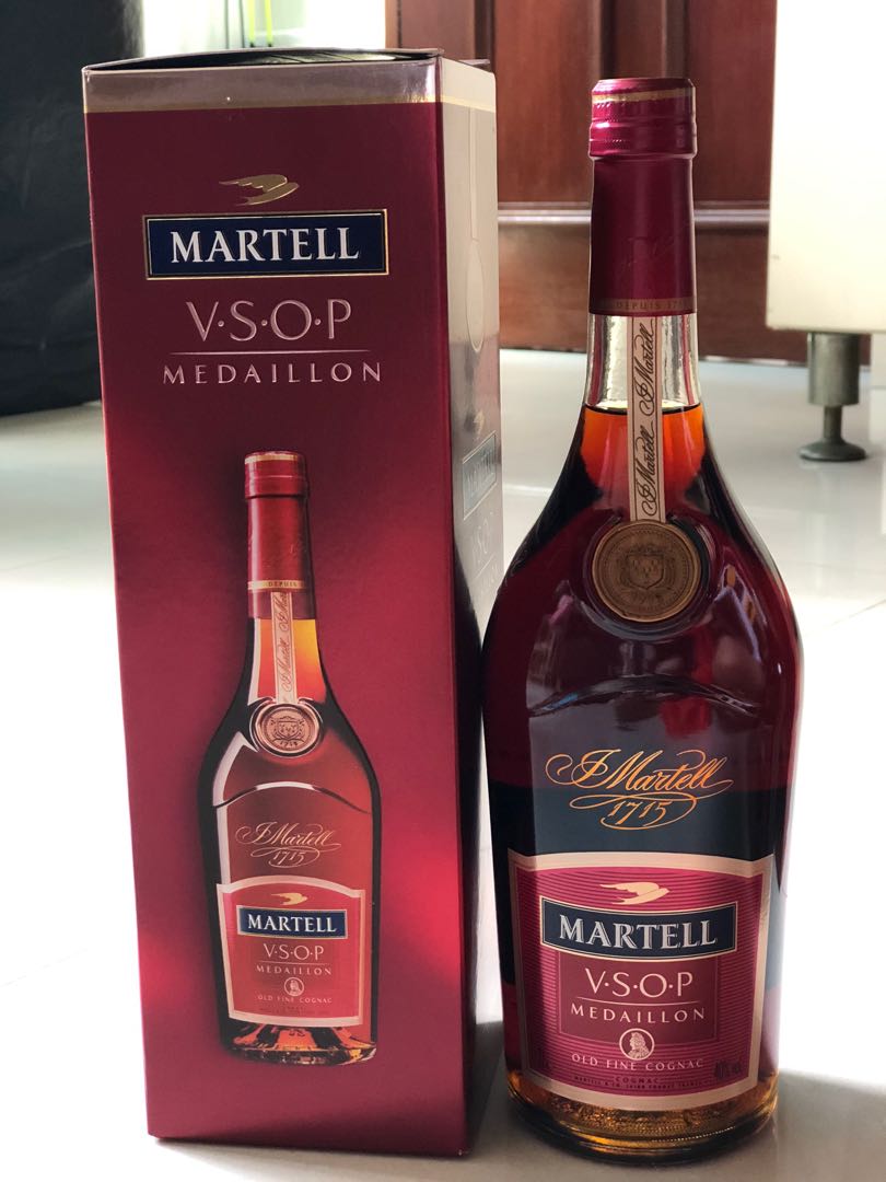Martell VSOP Medaillon Old Fine Cognac, Food & Drinks, Alcoholic Beverages on Carousell