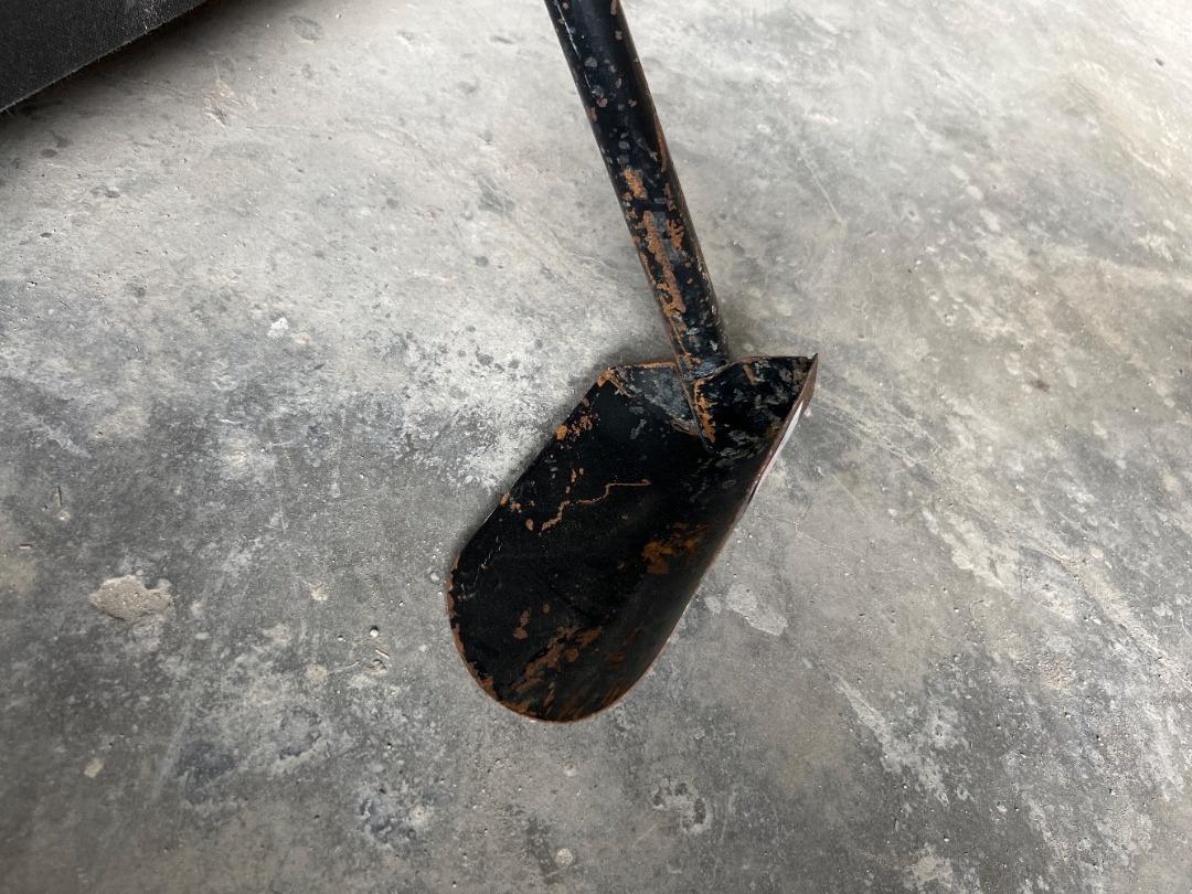 Metal Drain Scoop / Pencedok Longkang Besi, Furniture & Home Living ...