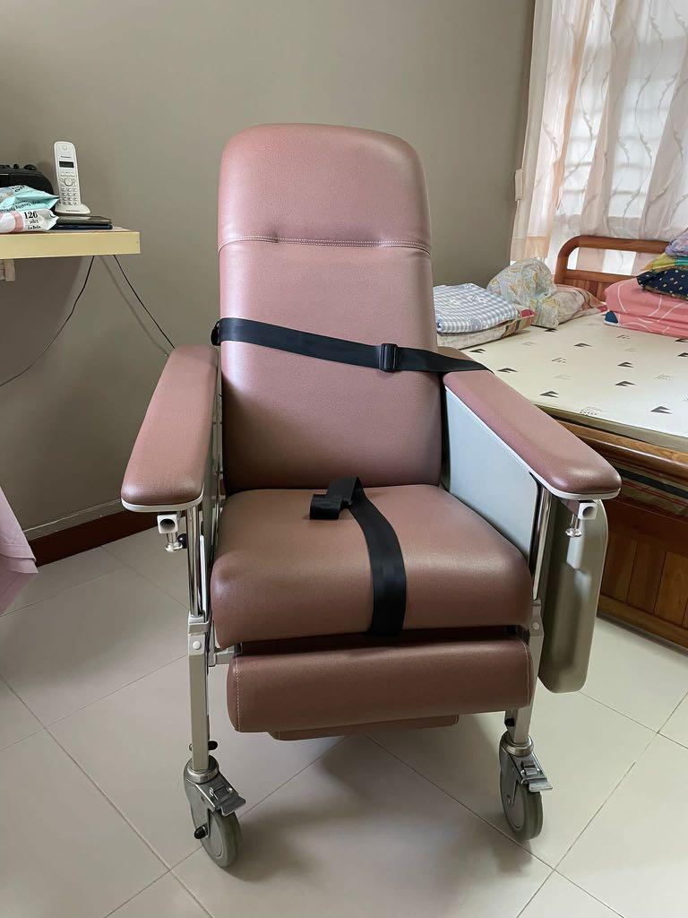Mobile Geriatric Chair with drop down arm rest, Health & Nutrition ...