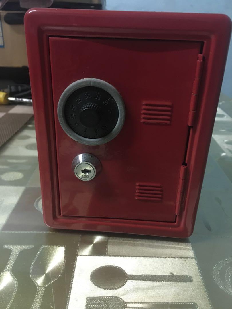 Money Vault/Coin Bank with Key, Furniture & Home Living, Security ...