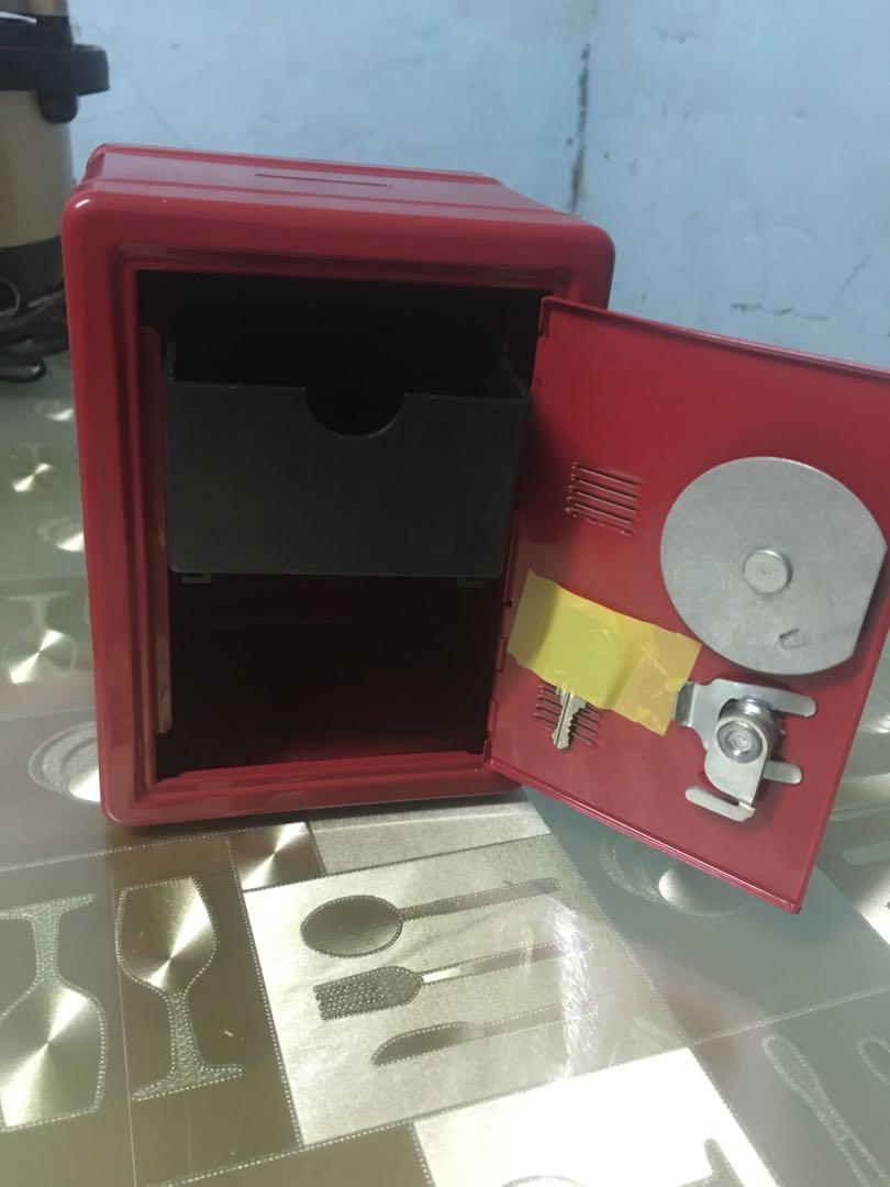 Money Vault/Coin Bank with Key, Furniture & Home Living, Security ...