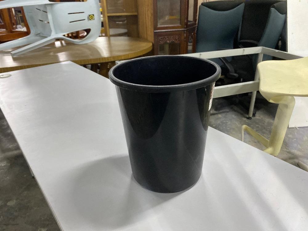 Plastic Waste Bin Black Colour / Tong Sampah Plastik Warna Hitam ...