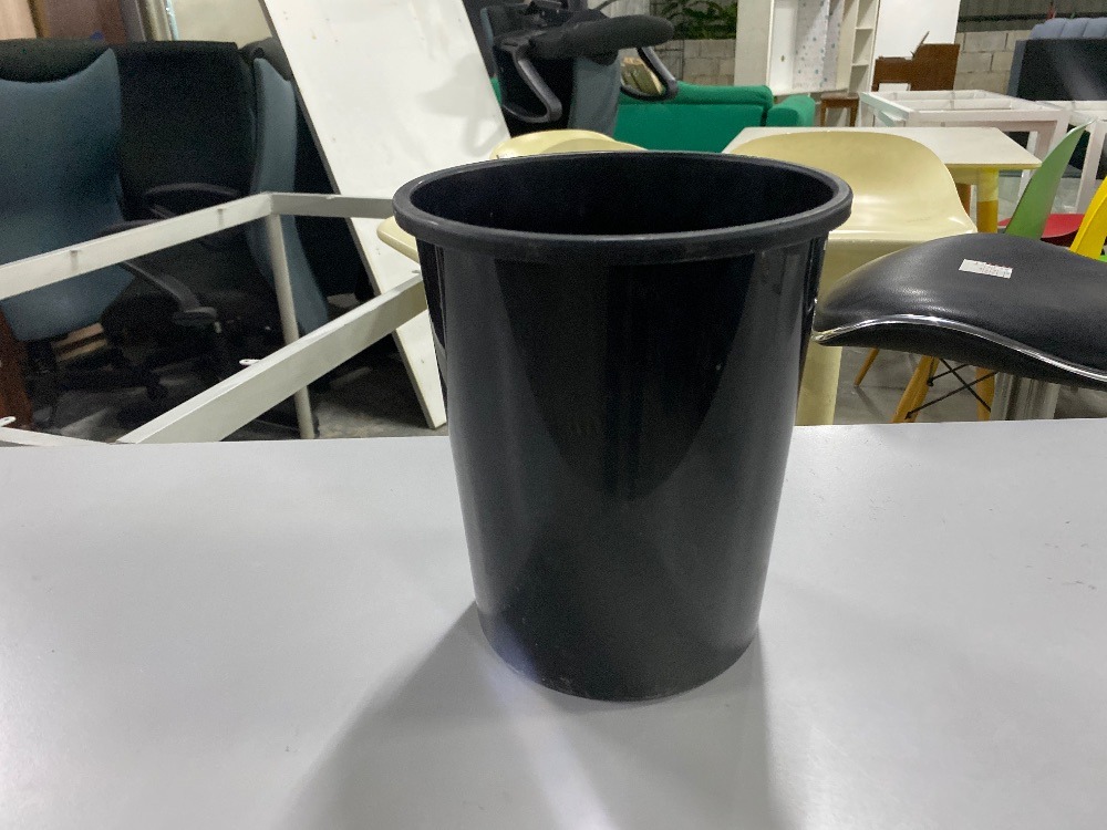 Plastic Waste Bin Black Colour / Tong Sampah Plastik Warna Hitam ...