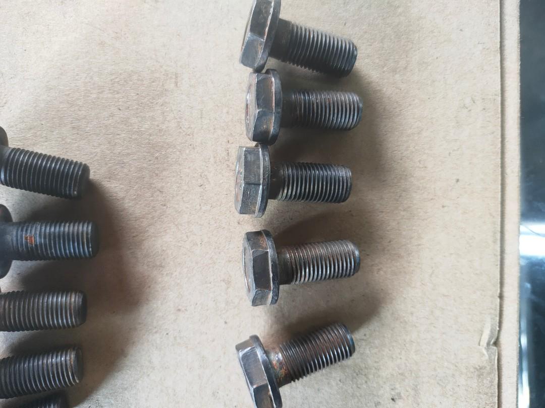 Skru flywheel wira/iswara manual& auto, Auto Accessories on Carousell