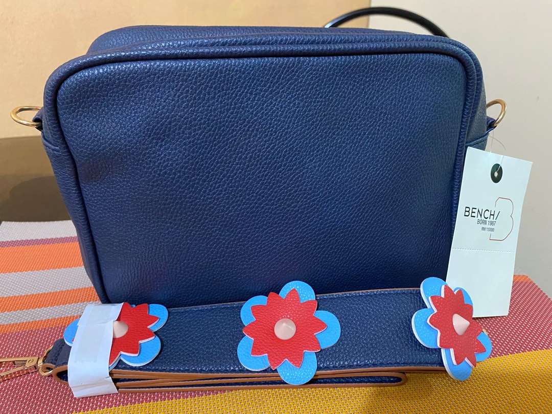 BENCH ORIGINAL LADIES SLING BAG, Women's Fashion, Bags & Wallets ...