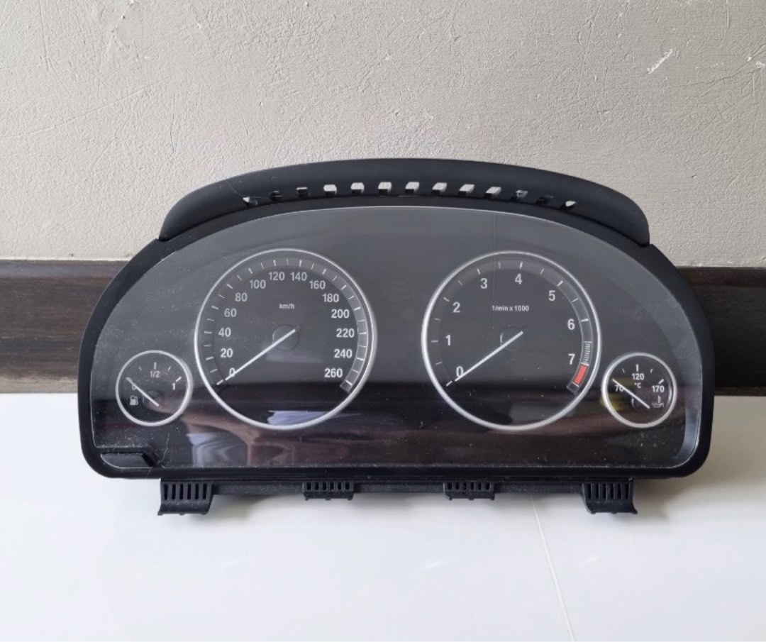 BMW f10 speedometer, Car Accessories, Accessories on Carousell