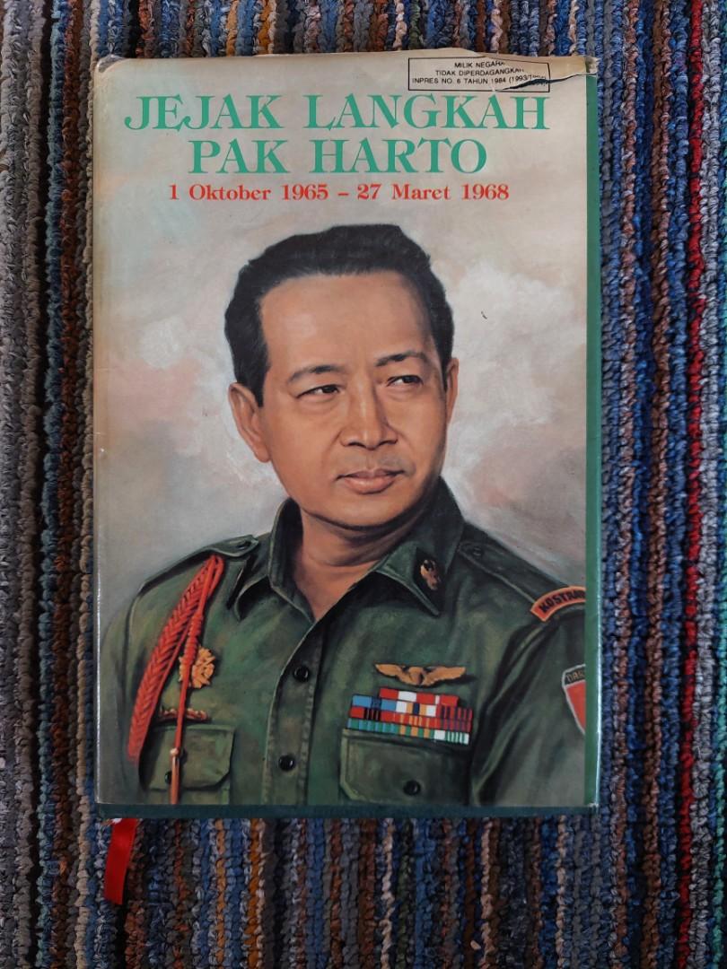 Buku Jejak Langkah Pak Harto, Buku & Alat Tulis, Buku di Carousell