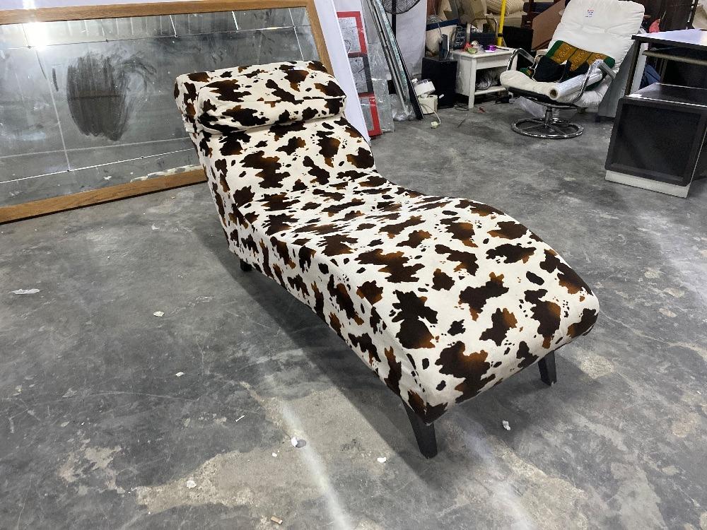 Cow Pattern Chaise Lounge / Lounge Chaise Corak Lembu, Furniture & Home ...
