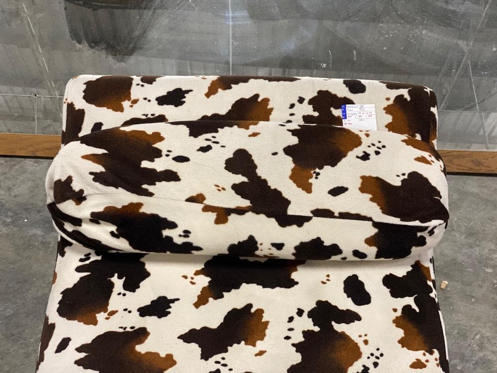 Cow Pattern Chaise Lounge / Lounge Chaise Corak Lembu, Furniture & Home ...