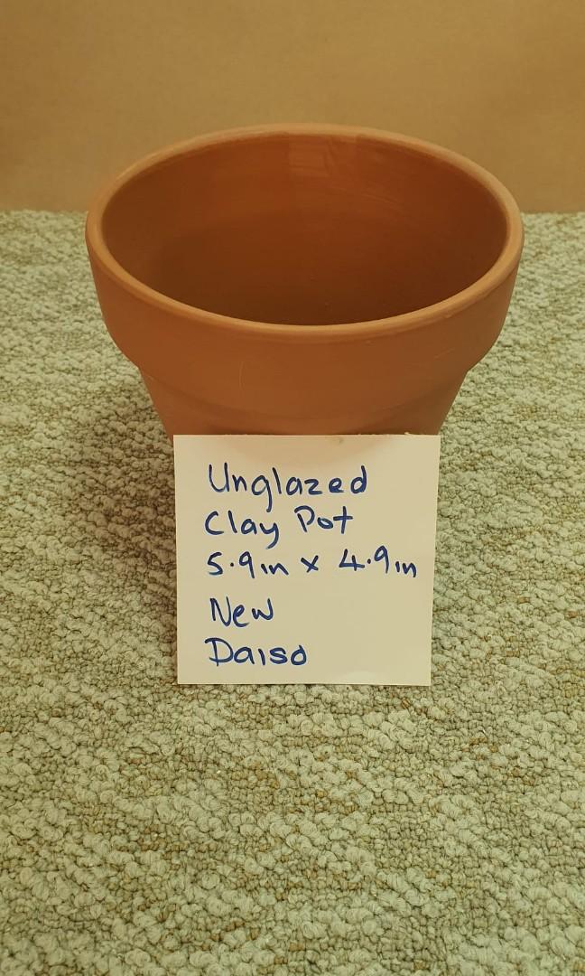 Daiso Clay pots, Furniture & Home Living, Gardening, Pots & Planters on ...