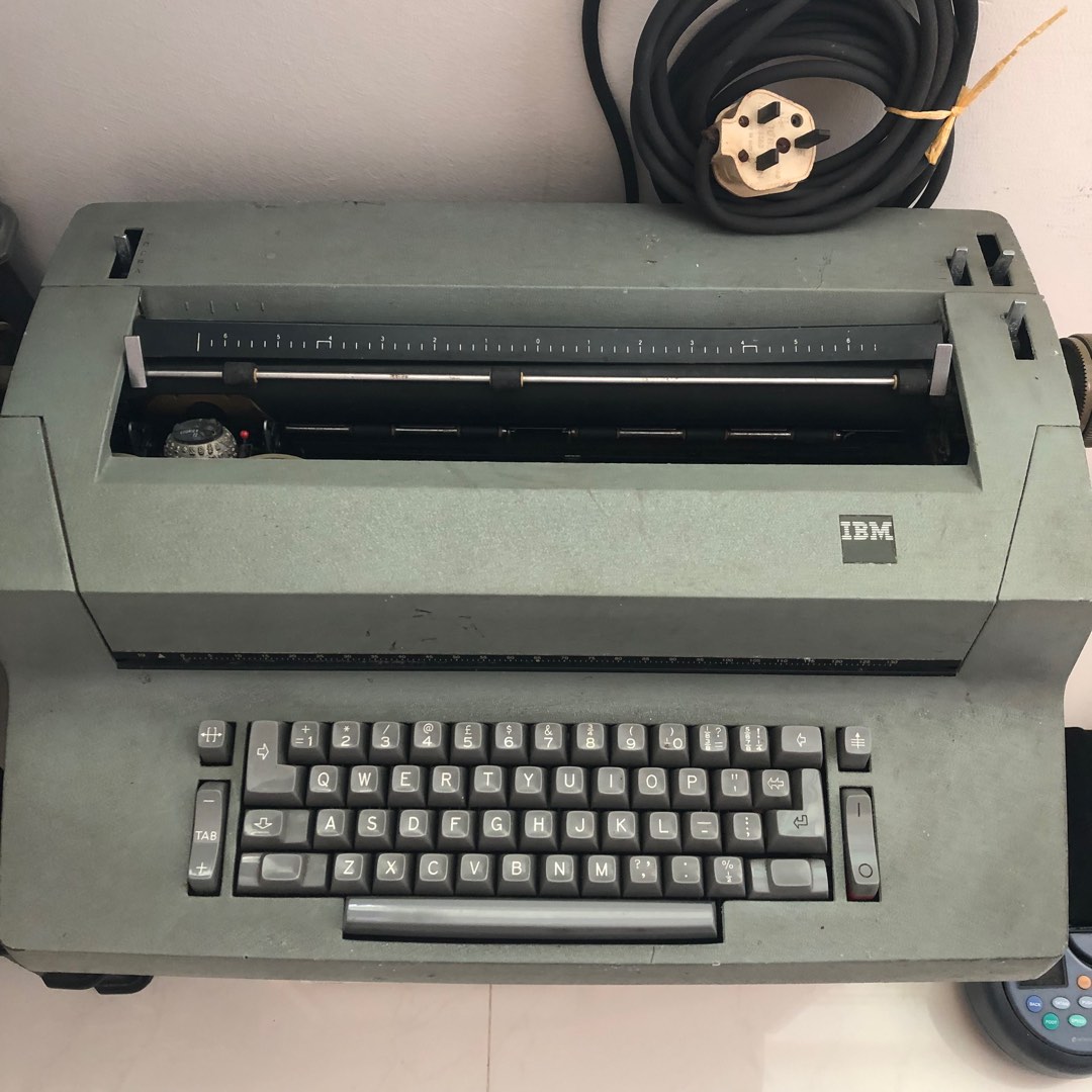 Electric Typewriter Ibm 1970S at Wilfred Mccarty blog