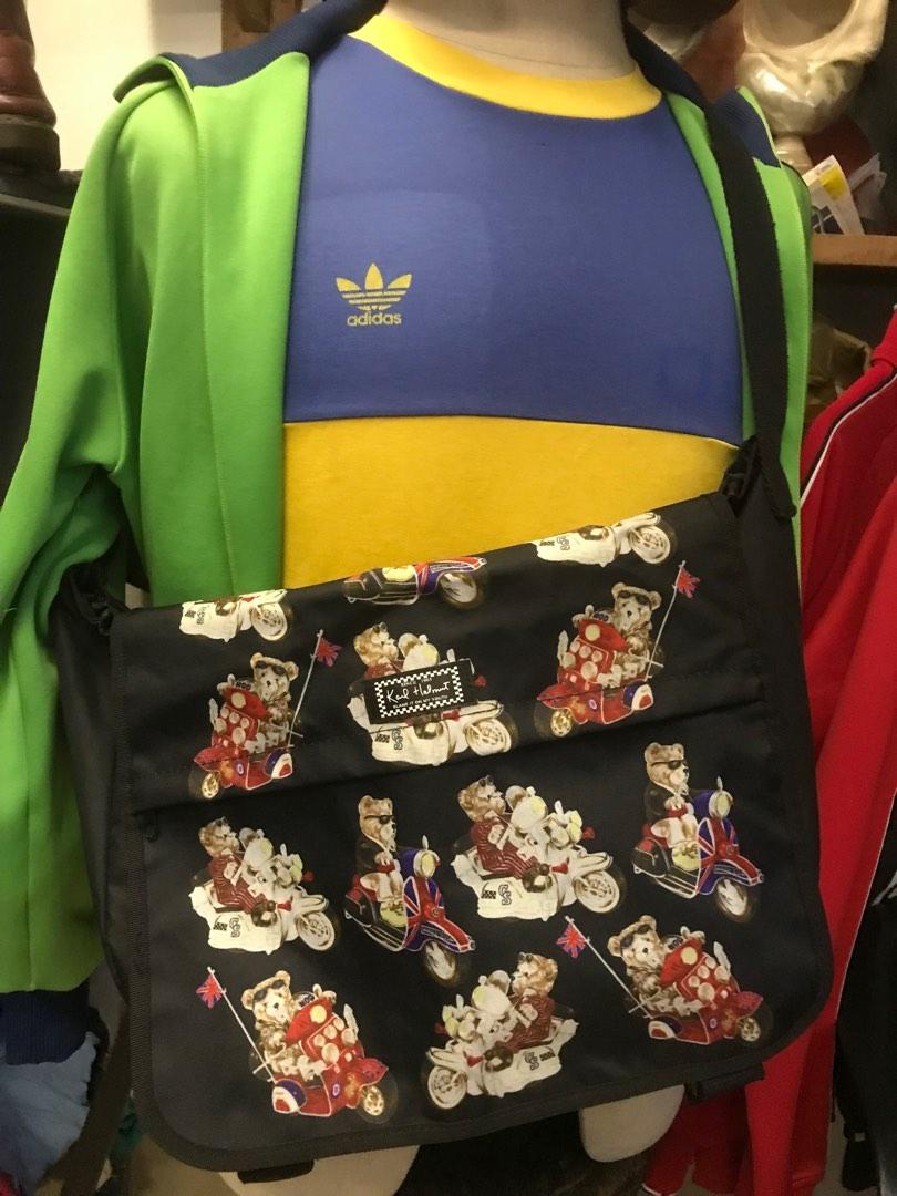 Karl Helmut X Vespa Graphic Messenger Sling Bag, Men's Fashion, Bags ...