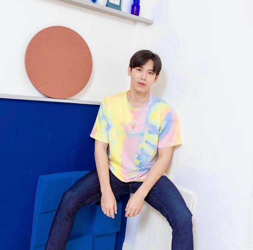 [現貨L碼] Newwave 鄭明心 taynew, 興趣及遊戲, 收藏品及紀念品, 明星周邊 - Carousell