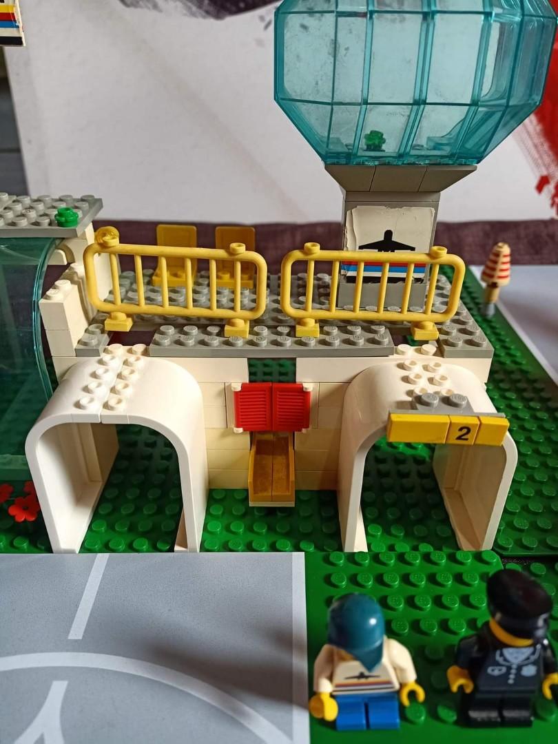 Lego vintage jetport classuc airport, Hobbies & Toys, Memorabilia ...