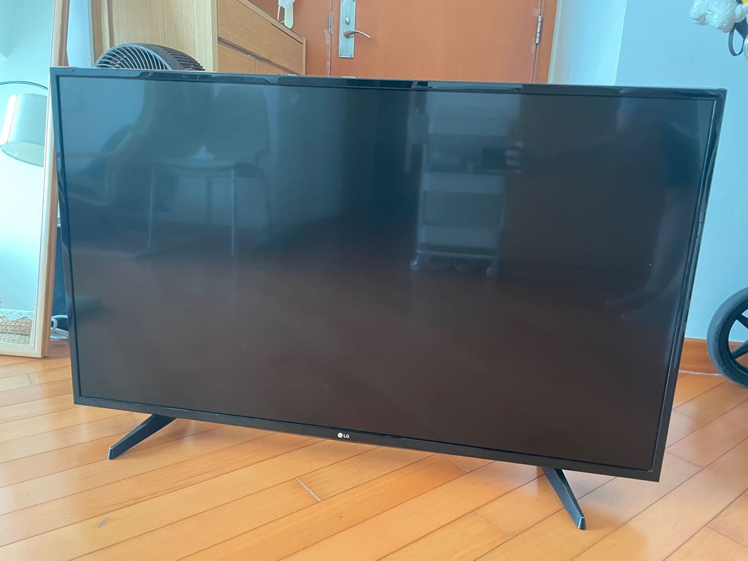 LG TV + ubox, 家庭電器, 電視 & 其他娛樂, 電視 - Carousell