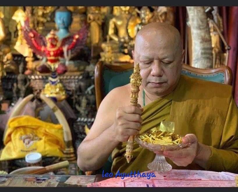 LP Wara Wat Pho Thong gold Takrut B.e2562, Hobbies & Toys, Memorabilia ...