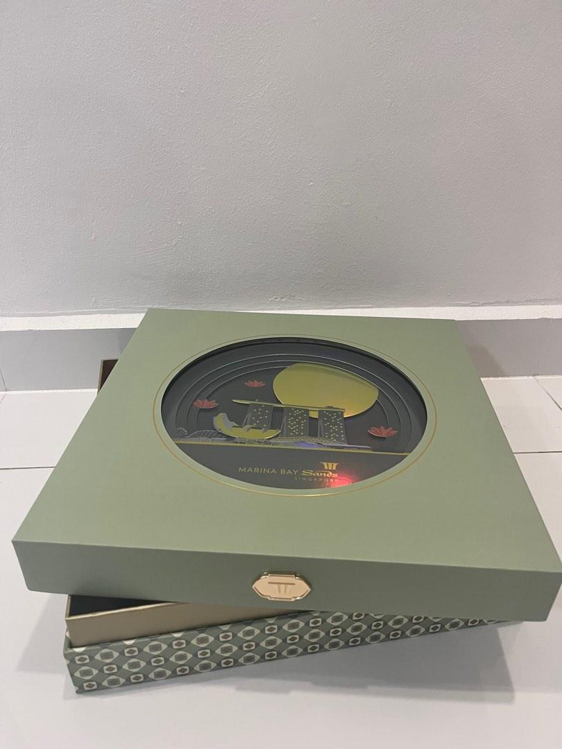 Empty Marina Bay Sands MBS mooncakes box 2022 LED light, Women's ...