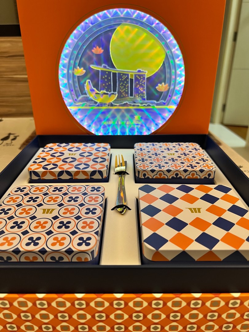 Marina Bay Sands Premium Mooncake, Food & Drinks, Local Eats on Carousell