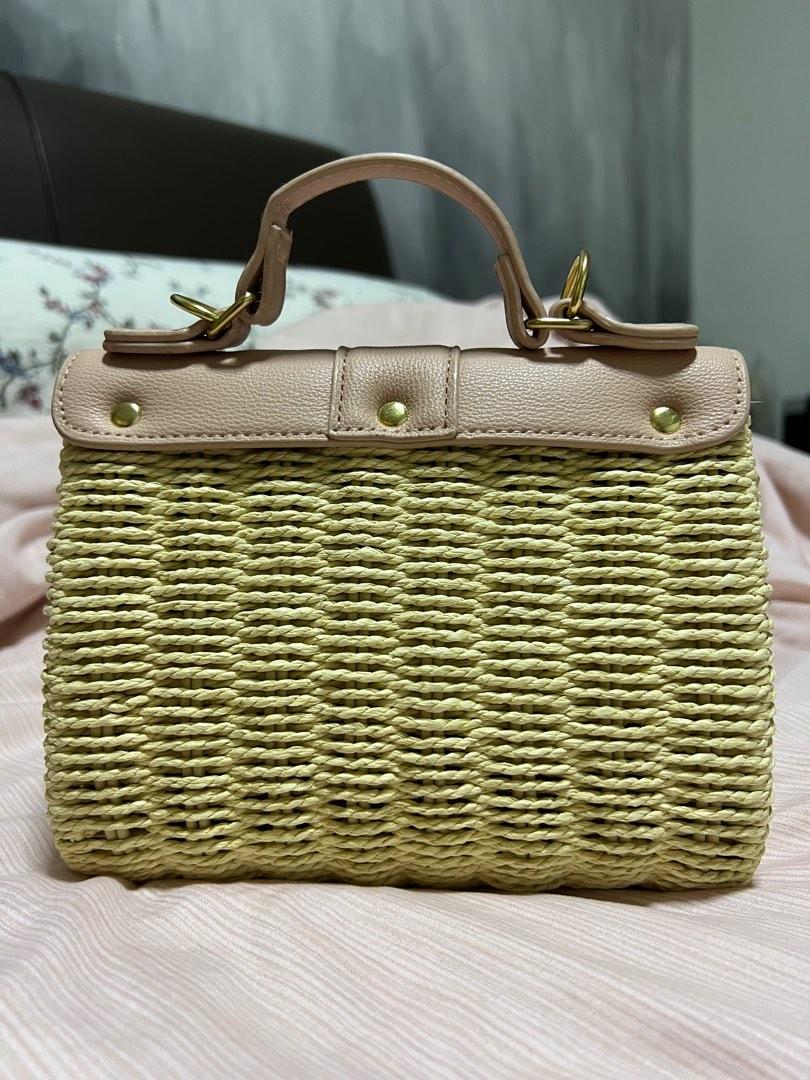 MIZZUE crossbody pink bag, Women's Fashion, Bags & Wallets, Cross-body Bags on Carousell