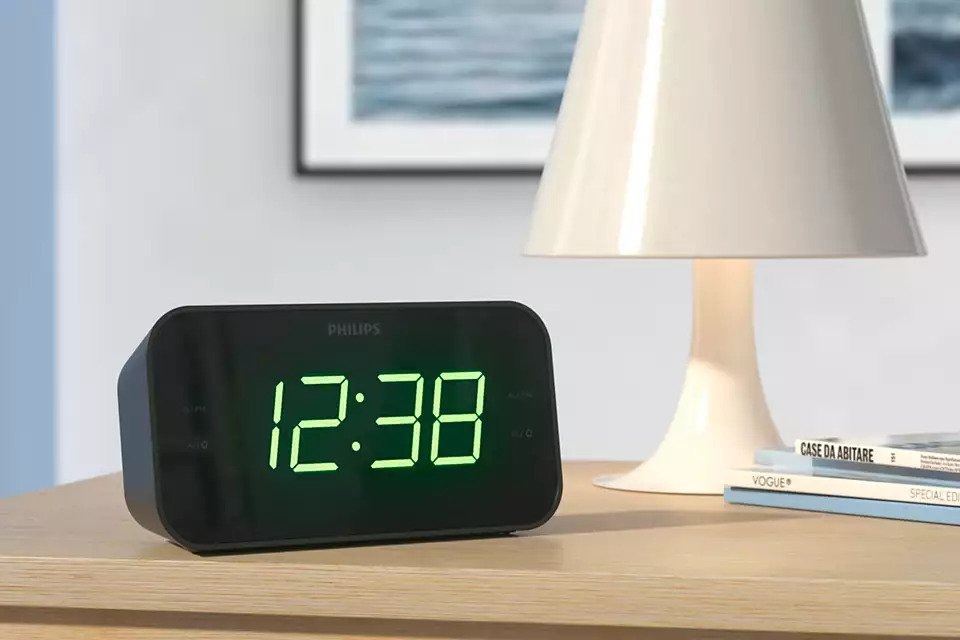 Philips TAR3306 Clock Radio, Furniture & Home Living, Home Decor ...