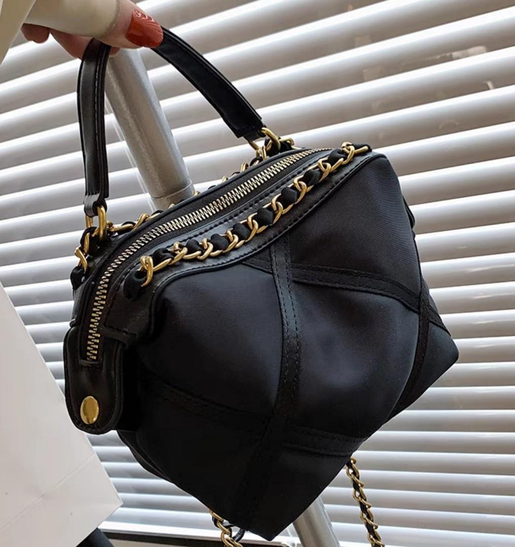 Simple black bag , PREORDER , BUY WITH NO WORRIES, Women's Fashion ...