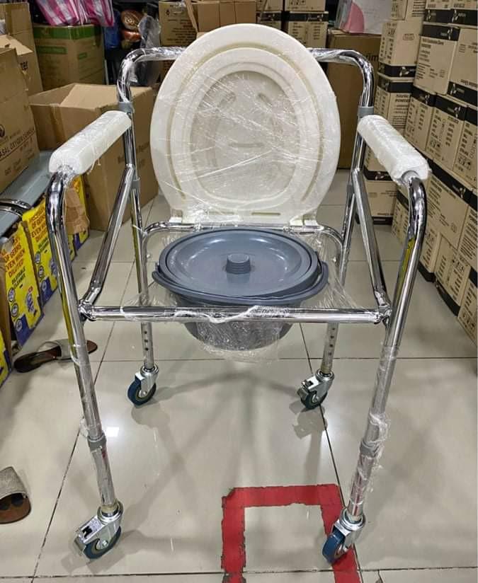 Skeleton Commode Chair, Health & Nutrition, Medical Supplies & Tools on ...