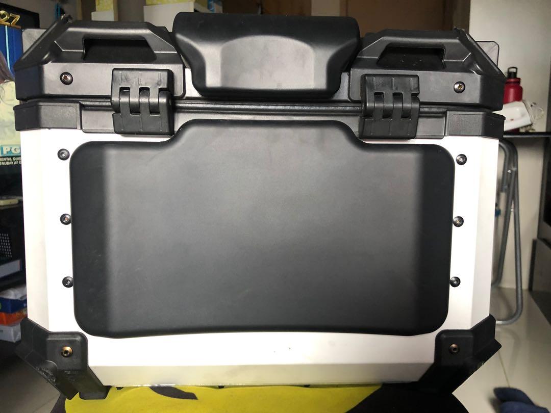 SMOK Poseidon Alloy Top Box 45L (White), Motorbikes, Motorbike Parts ...