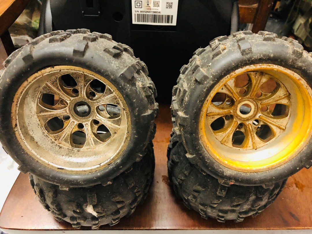 Tayar Truck 1/8, Hobbies & Toys, Toys & Games on Carousell