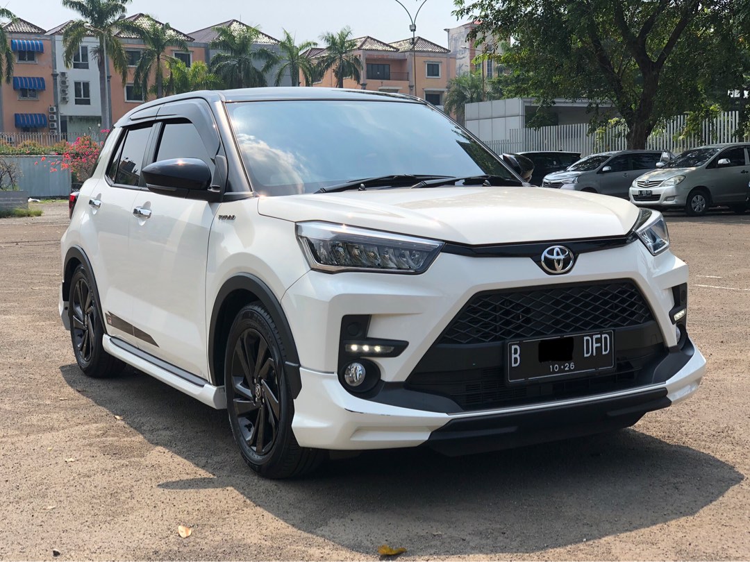 Toyota Raize GR Sport AT Putih 2021 KM LOW, Mobil & Motor, Mobil untuk ...