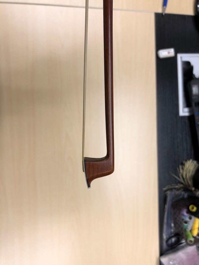 Violin bow with shield shape frog, Hobbies & Toys, Music & Media ...