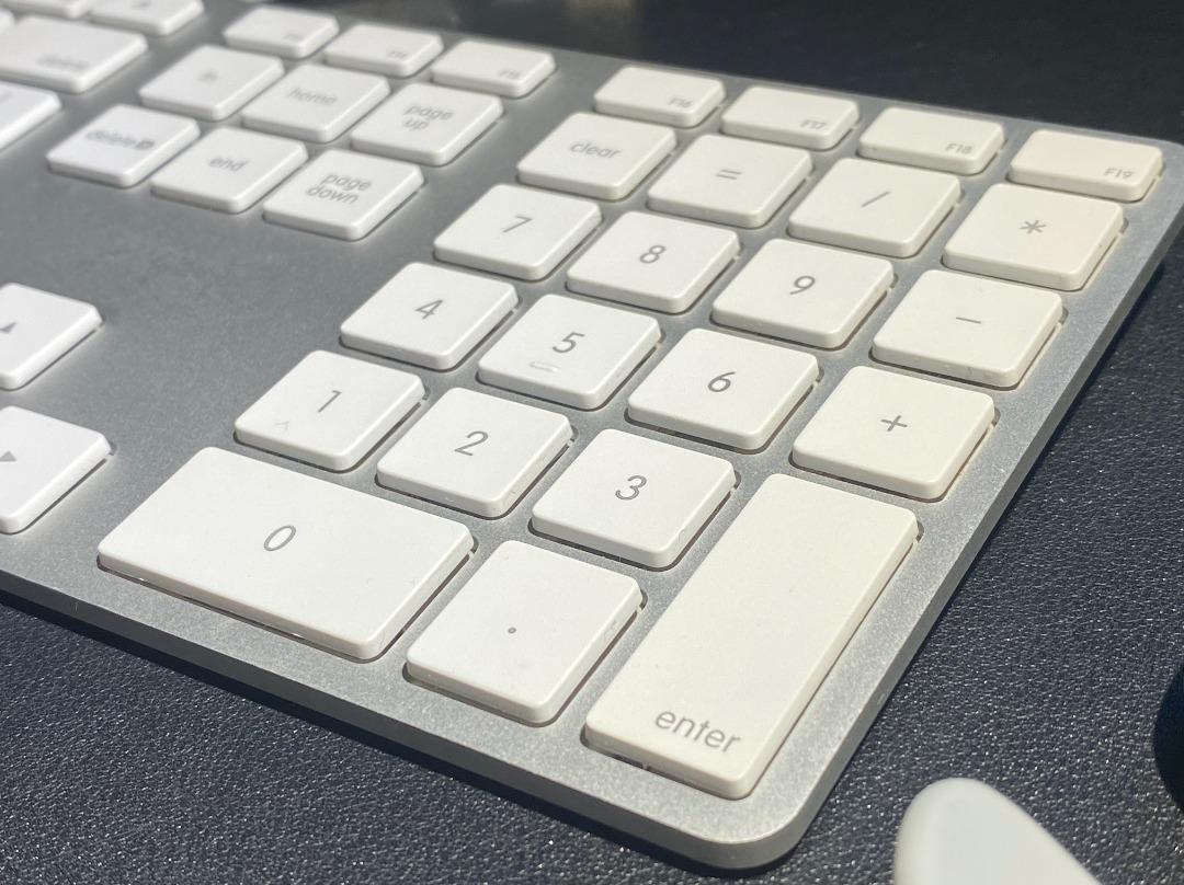 Wired Apple Keyboard With Numeric Keypad Computers And Tech Parts