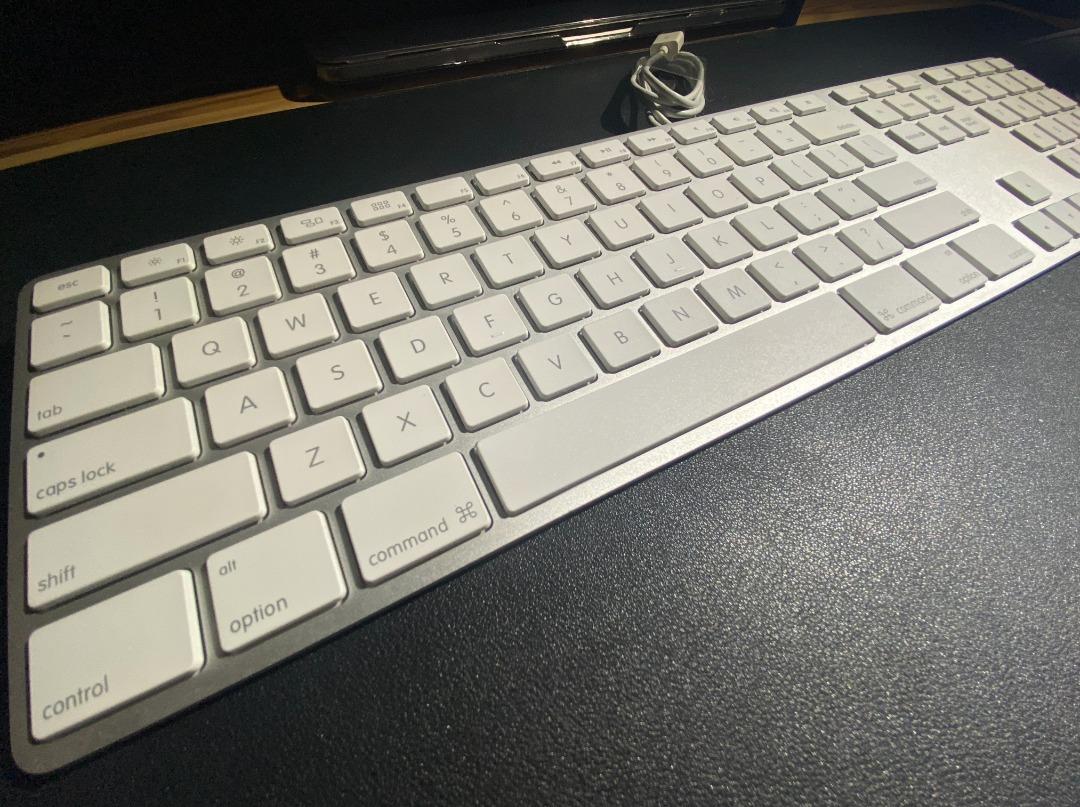 Wired Apple Keyboard With Numeric Keypad Computers And Tech Parts