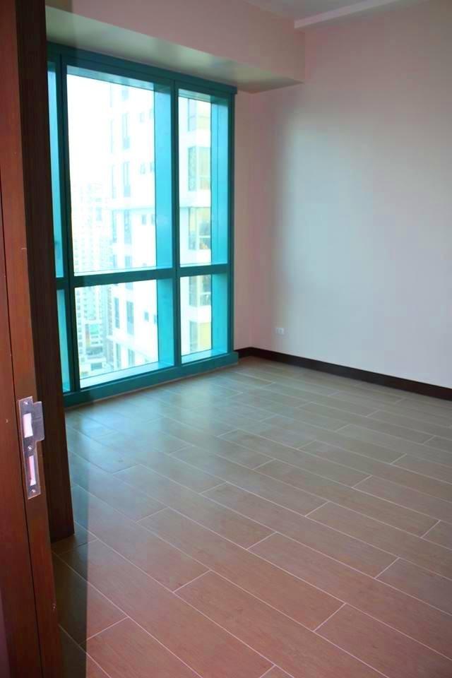 8 Forbestown 2BR BGC Skyline View RUSH For Lease Rent Facing East ...