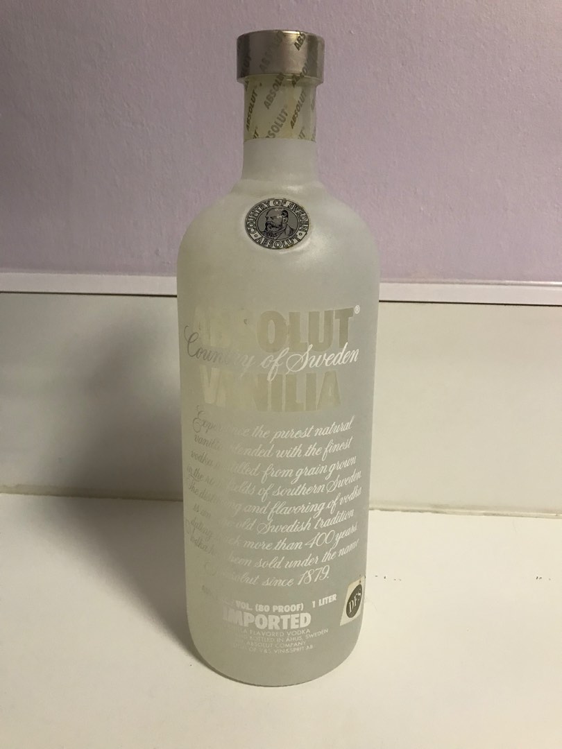Absolut Vodka-Vanila, Food & Drinks, Alcoholic Beverages on Carousell