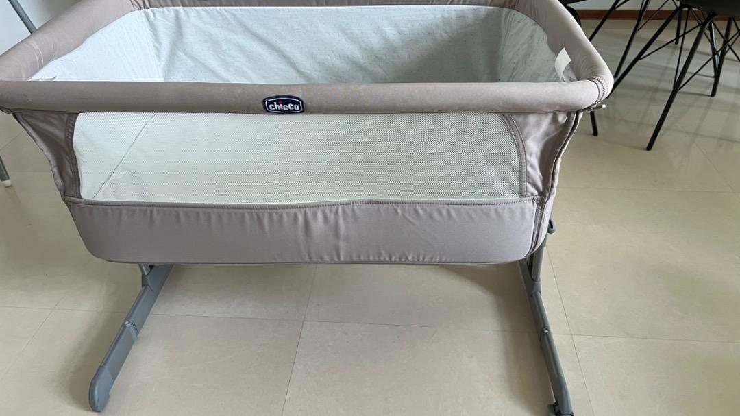 Bed side crib Chicco Next 2 me, Babies & Kids, Baby Nursery & Kids ...