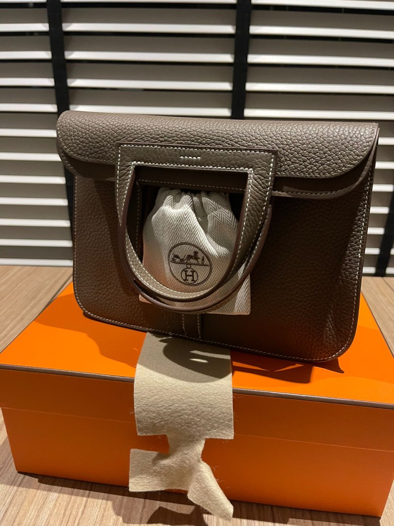 BNIB Hermes Halzan 25 - Etoupe GHW, Luxury, Bags & Wallets on Carousell