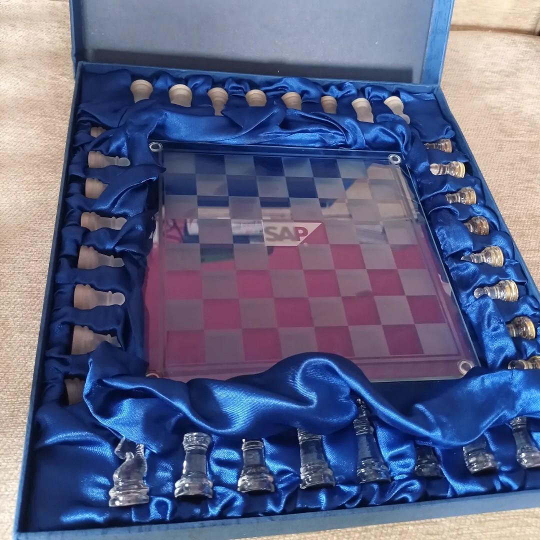 Chess sap crystal glass Limited edition, Serba Serbi, Others di Carousell