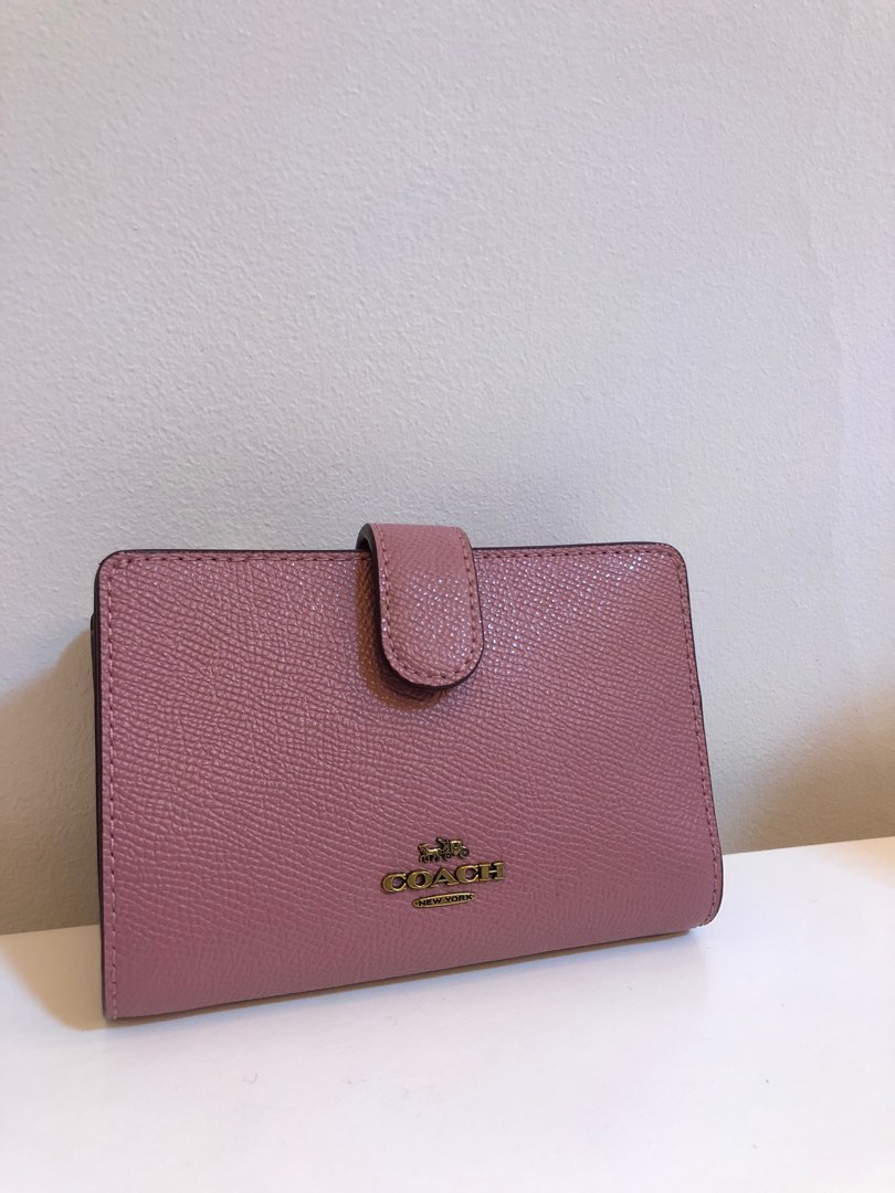 COACH BIFOLD PLAIN PINK WALLET, Women's Fashion, Bags & Wallets ...