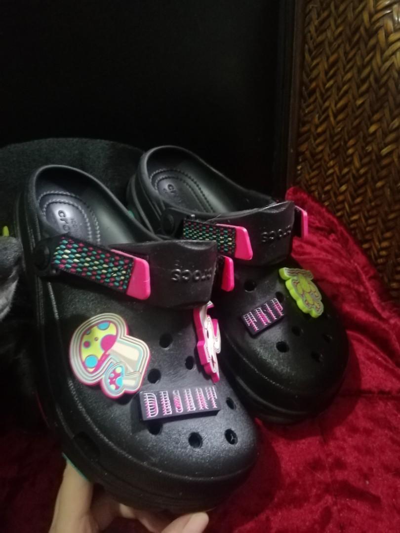 Crocs All Terrain Desert Trip W8, Women's Fashion, Footwear, Flats & Sandals on Carousell