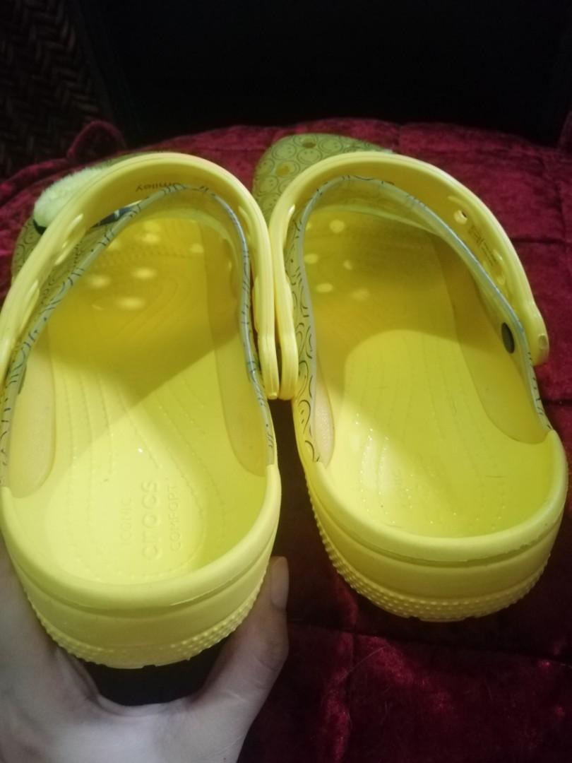Crocs Smiley Translucent w8, Women's Fashion, Footwear, Flats & Sandals on Carousell