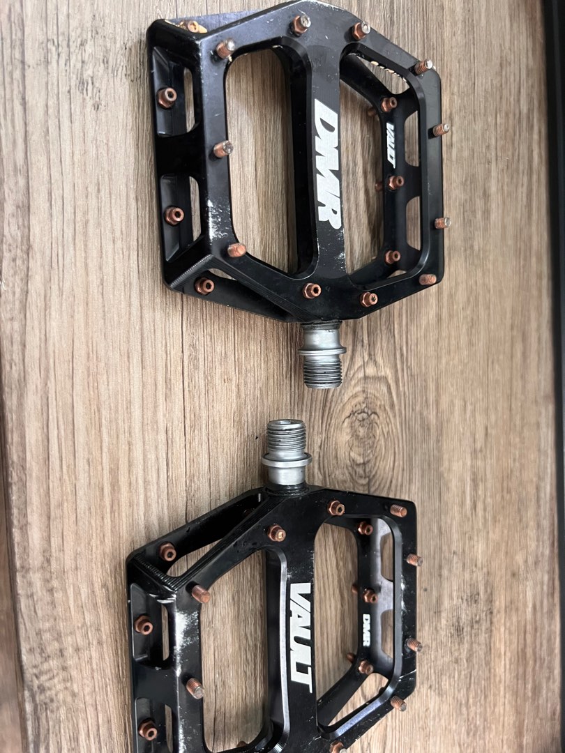 DMR Vault pedal, Sports Equipment, Bicycles & Parts, Parts ...